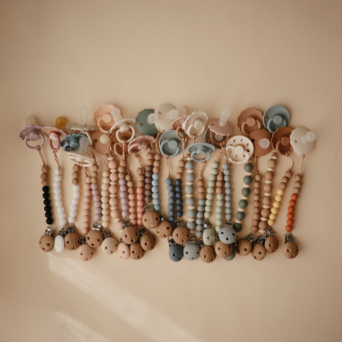 Silicone Pacifier Clip | Luna – Petite Island